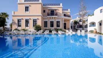 2 piscinas exteriores, espreguiçadeiras