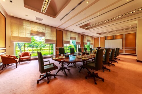 Islamabad Serena Hotel Reviews, Deals & Photos 2024 - Expedia
