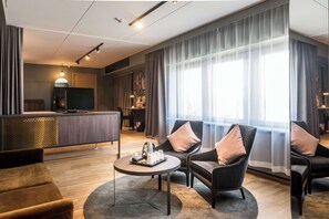 Suite Presidencial | Cofre no quarto, secretária, cortinas/cortinados opacos