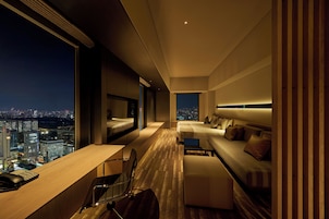 Edredons de pluma, cofres nos quartos, escrivaninha