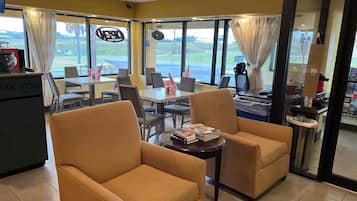 Café da manhã continental grátis todos os dias