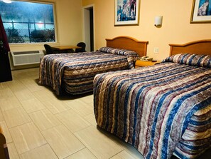 Cortinas blackout, Wi-Fi de cortesia, roupa de cama