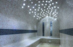 Sala(s) para tratamentos a casais, sauna, banheira de hidromassagem 