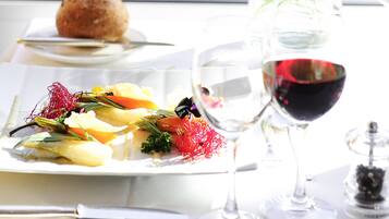 Pequeno-almoço tipo buffet diário incluído