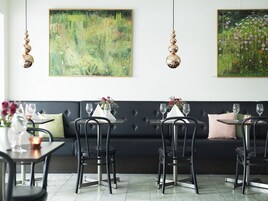 Pequenos-almoços, almoços e jantares servidos 