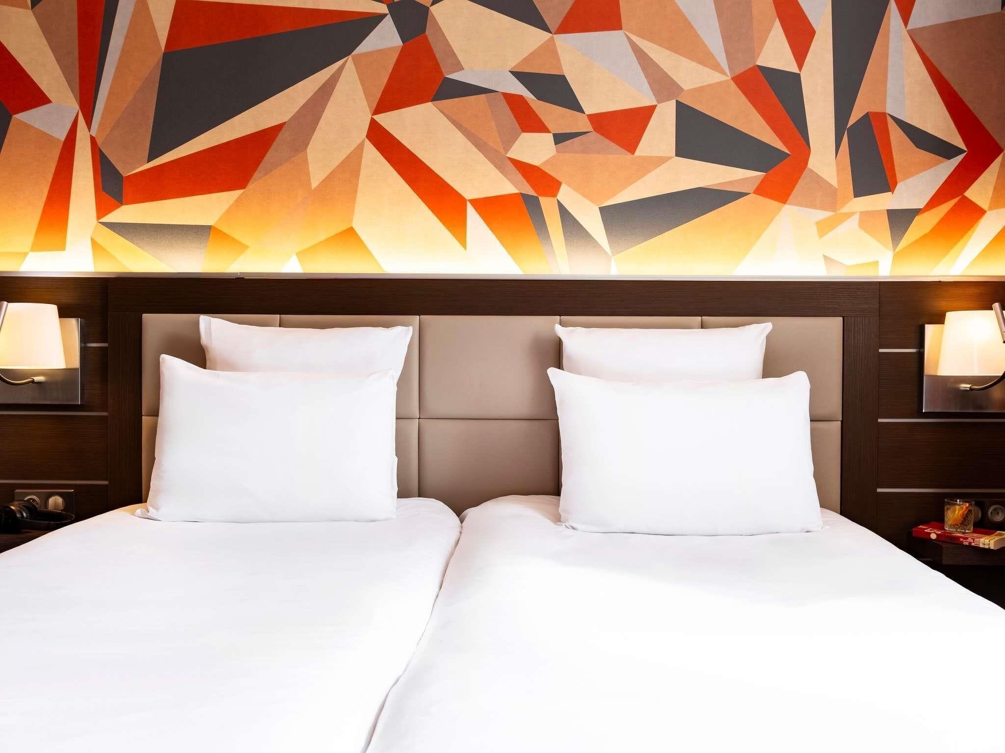 Quarto Twin Clássico, 2 camas individuais | Secretária, quartos insonorizados, ferro/tábua de engomar, Wi-fi grátis 