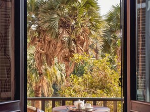 Quarto Premium, 1 cama king-size, vista para o jardim | Lençóis de algodão egípcio, roupa de alta qualidade 