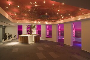 Salas para tratamentos a dois, sauna seca, banheira de hidromassagem