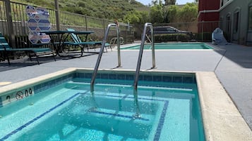 Piscina externa