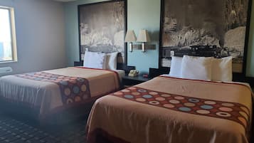 Quarto, 2 camas Queen, para não fumantes | Roupas de cama premium, escrivaninha, camas extras/dobráveis (sobretaxa)