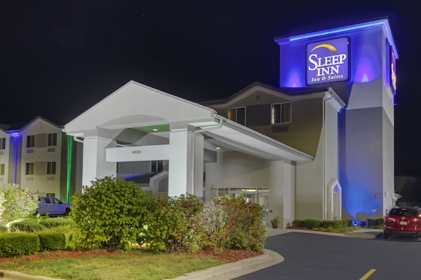 Fachada do alojamento (tarde/noite)