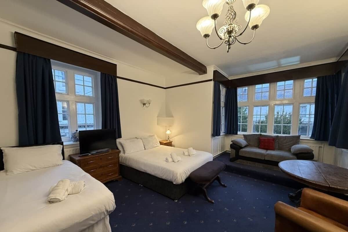 Suite, casa de banho anexa