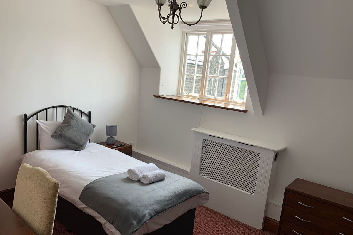 Quarto Individual Standard, casa de banho anexa