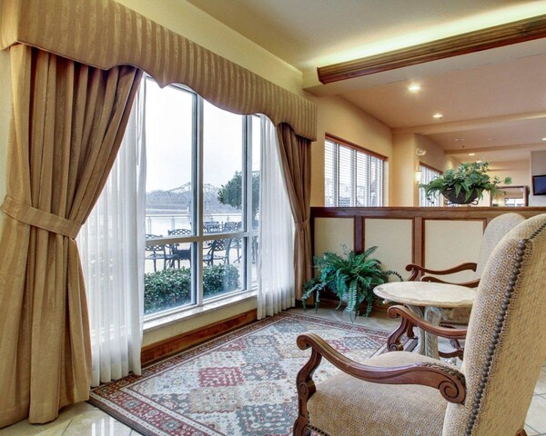 Clarion Suites Vidalia Riverfront - Natchez, MS