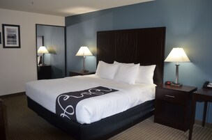 Quarto, 1 cama King, para não fumantes | Roupas de cama premium, escrivaninha, cortinas blackout