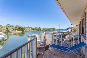 Suite, 1 cama queen-size, varanda (Bayfront) | Vista da varanda