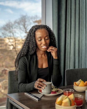 Pequeno-almoço tipo buffet diário incluído
