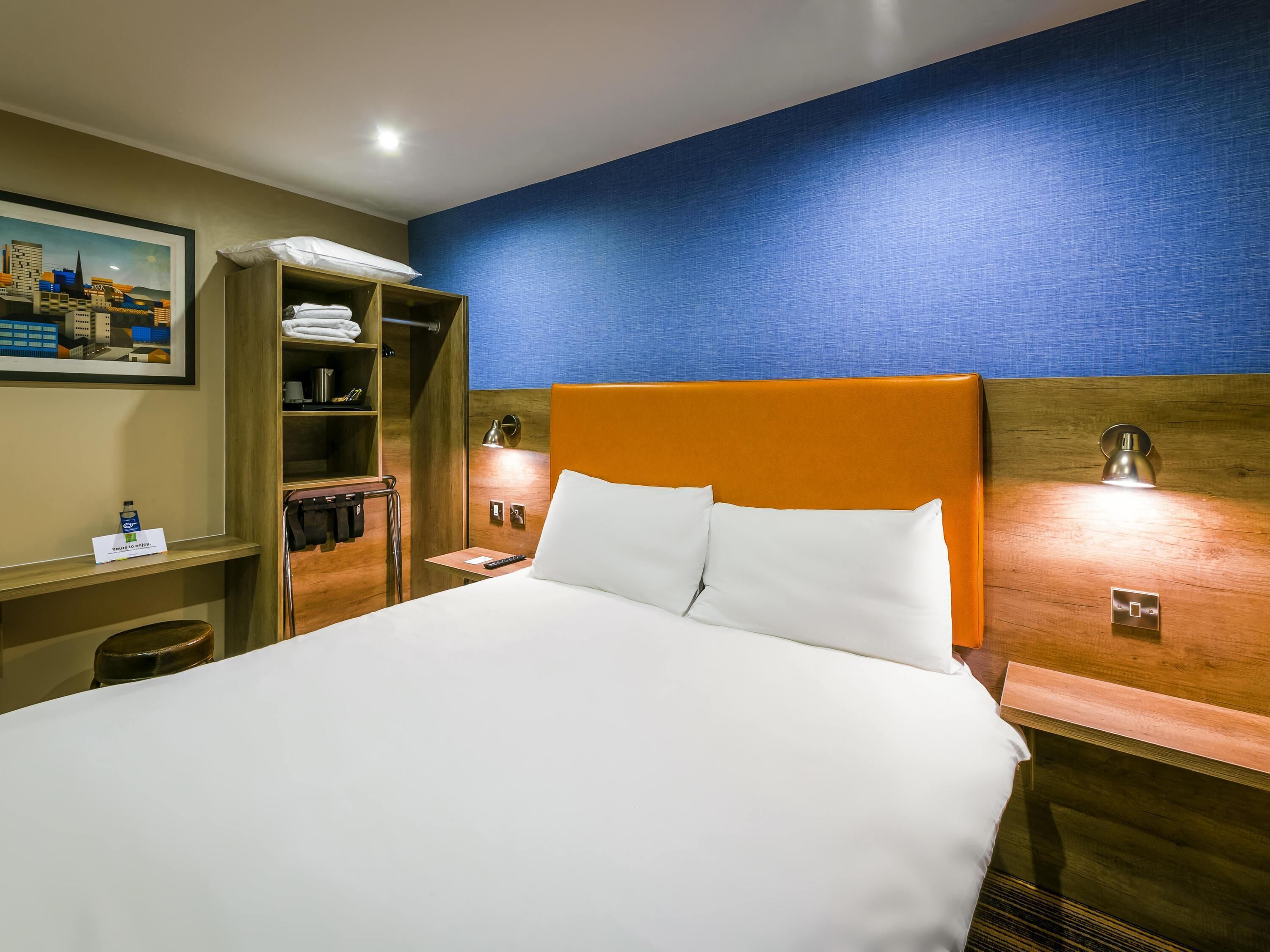 Quarto (The Duet) | Escrivaninha, Wi-Fi de cortesia, roupa de cama