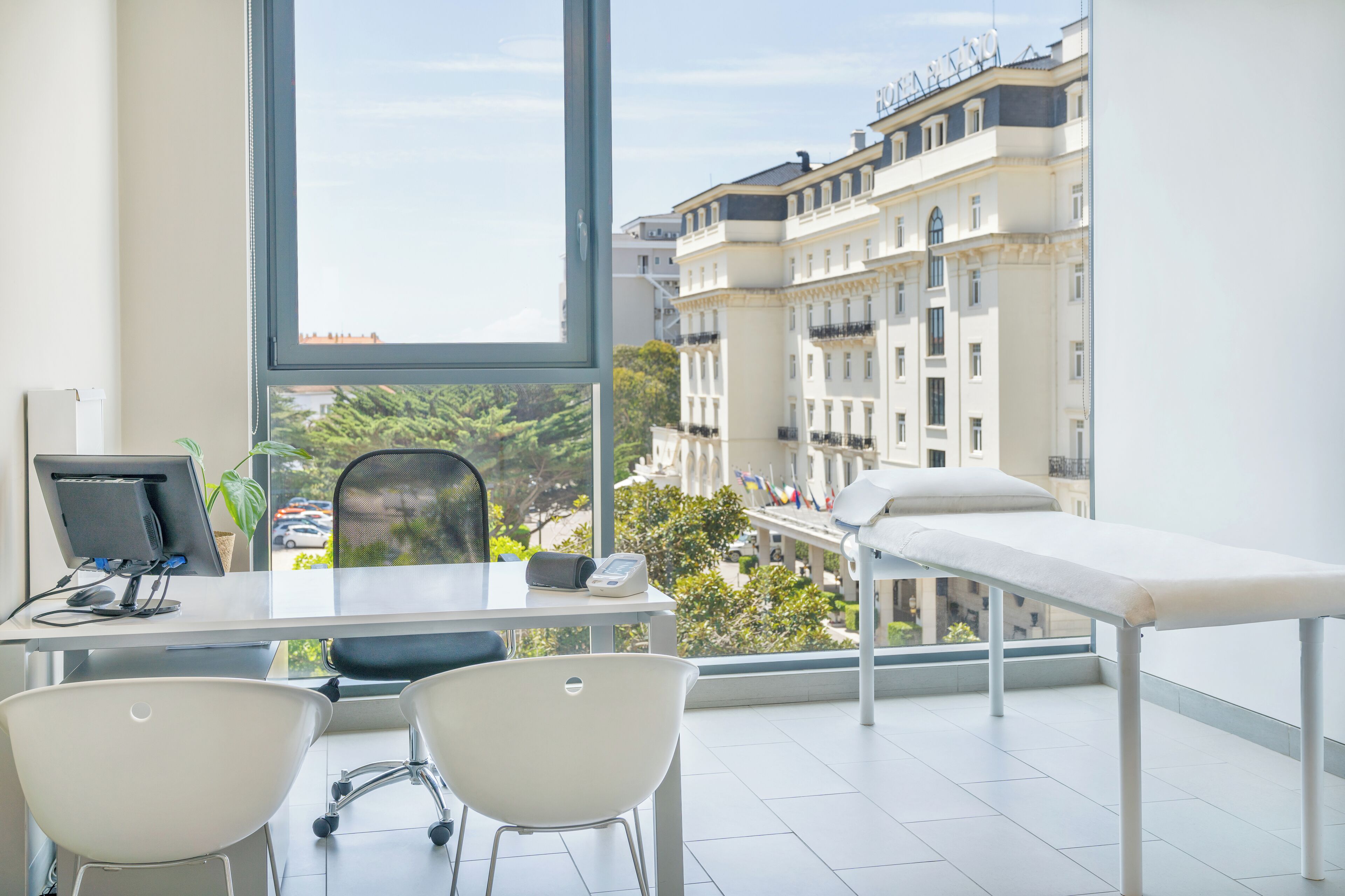 Salas para tratamentos a dois, sauna seca, banheira de hidromassagem