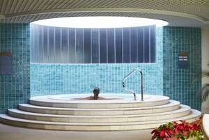 Piscina interior, piscina exterior 