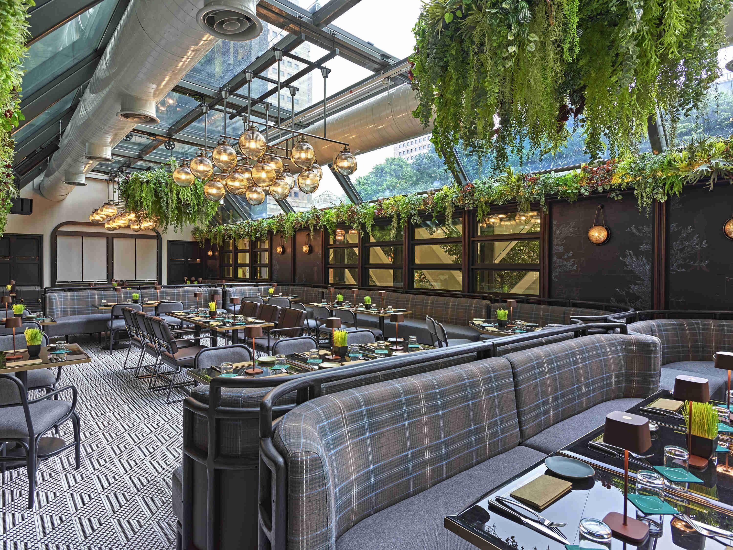 Pequenos-almoços, almoços, jantares servidos, cozinha asiática 