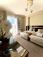Quarto (Charleston) | 1 quarto, frigobar, cofres nos quartos, individualmente decorados