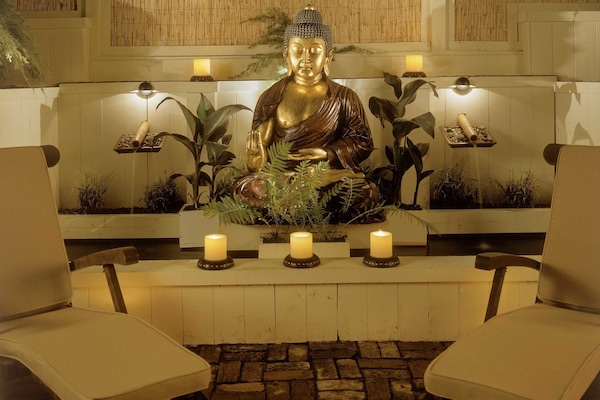 Sala(s) para tratamentos a casais, sauna, banheira de hidromassagem