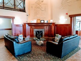 Área de estar no saguão