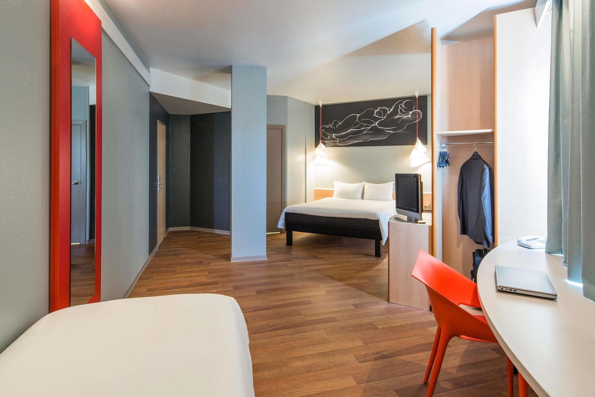 Quarto Premium, 1 cama de casal e sofá-cama | Secretária, cortinas/cortinados opacos, quartos insonorizados 