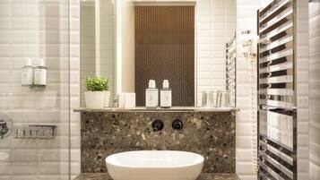 Suite | Casa de banho | Produtos de higiene exclusivos, um secador de cabelo