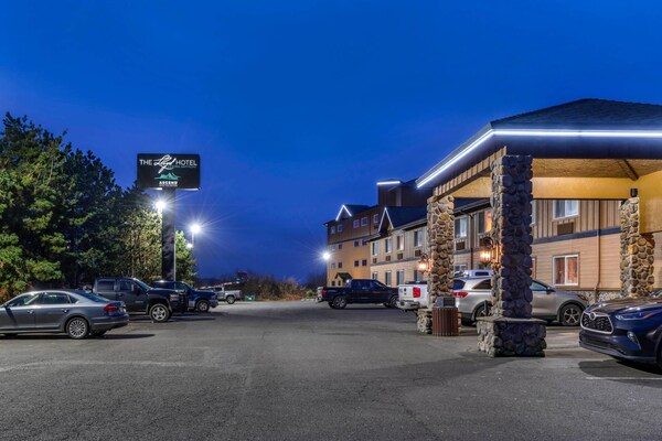 Lloyd Hotel Astoria Bayfront, An Ascend Collection Hotel - Astoria, OR