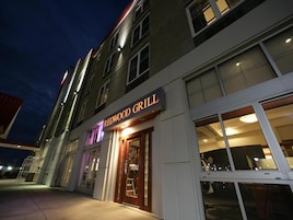 Fachada do alojamento (tarde/noite)