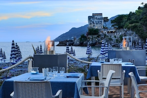 3 restaurantes: opção de almoço e jantar