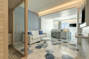 Quarto casal ou duplo júnior, 1 cama de casal e sofá-cama, sauna seca | Roupas de cama premium, frigobar, cofres nos quartos