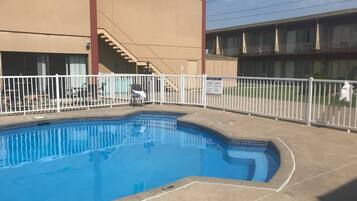 Piscina externa sazonal
