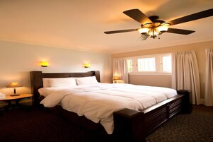 Ferros/tábuas de passar roupa, camas extras/dobráveis (sobretaxa)