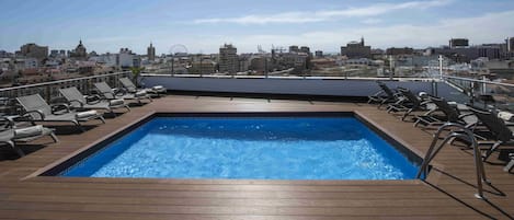 Piscina exterior sazonal