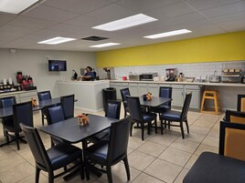 Pequeno-almoço preparado no momento diário incluído 