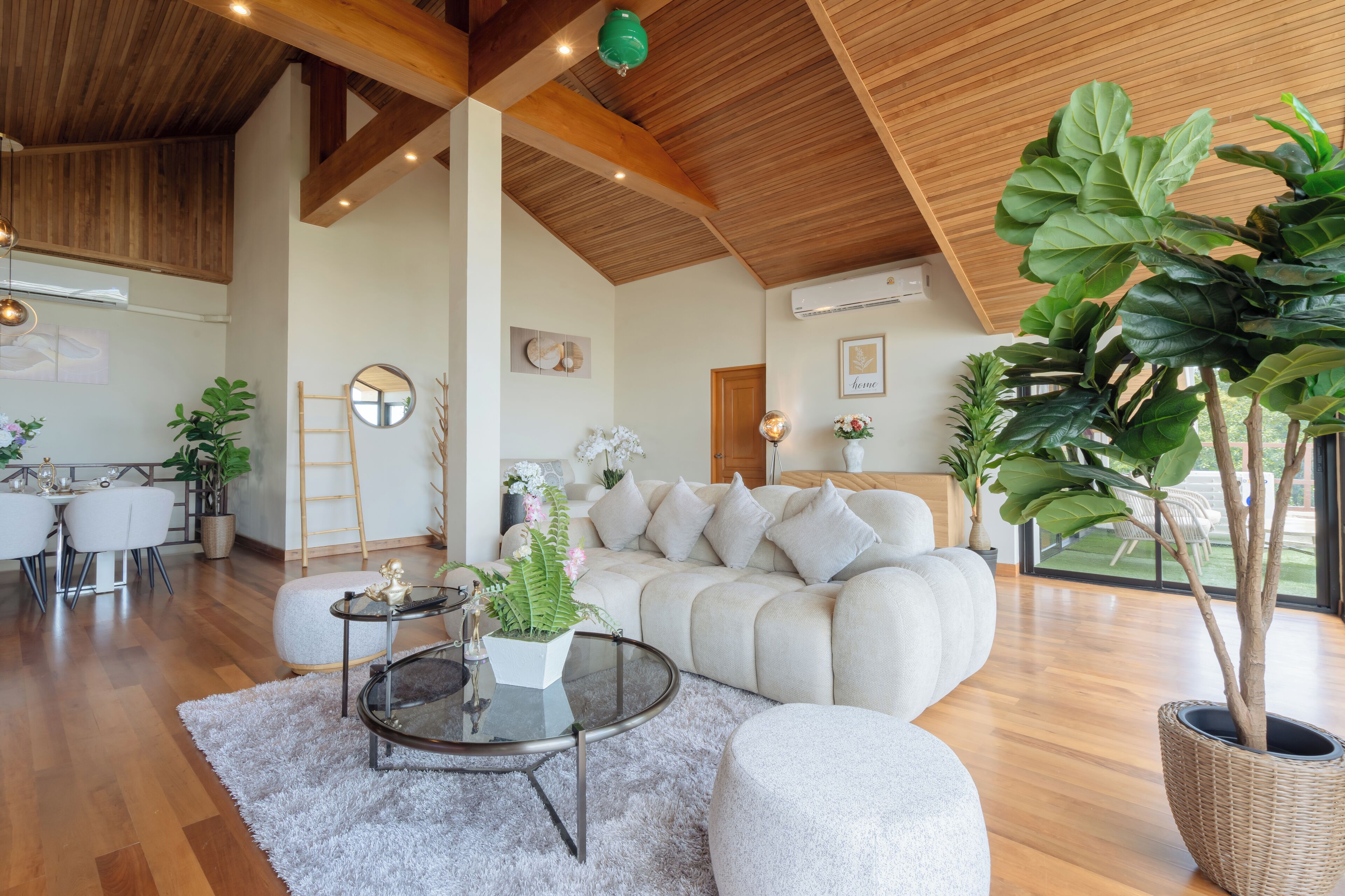 Luxury Penthouse Rooftop | Área de estar | TV