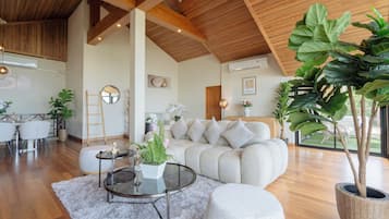 Luxury Penthouse Rooftop | Área de estar | TV