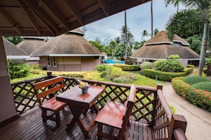 Casa de Campo Deluxe, piscina privativa, vista para a piscina | Vista do quarto