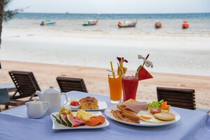 Café da manhã, almoço e jantar