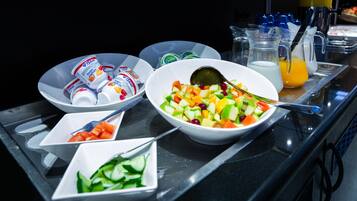 Café da manhã com buffet diário (EUR 18.25 por pessoa)