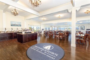 3 restaurantes, pequenos-almoços servidos 