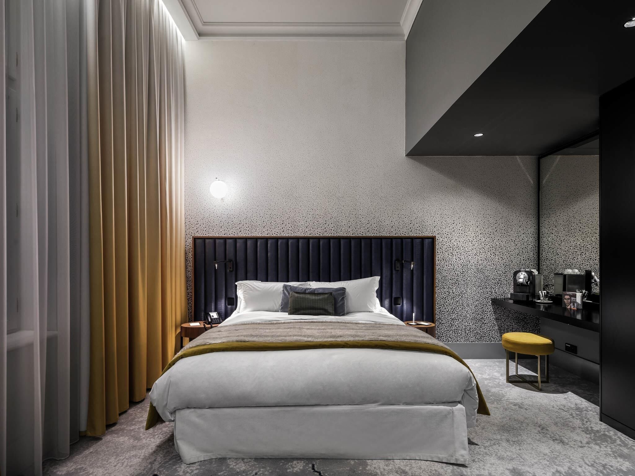 Suite Deluxe, 1 cama king-size | Roupa de alta qualidade, edredões de penas, minibar 