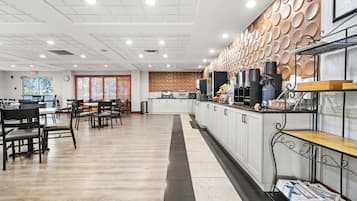 Pequeno-almoço tipo buffet diário incluído