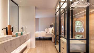 Suite (Rodeo Drive) | Roupa hipoalergénica, minibar, cofre com capacidade para portátil