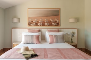 1 quarto, minibar, cofre no quarto, cortinas/cortinados opacos 