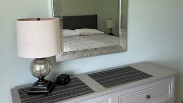 Suite, 1 cama queen-size e sofá-cama | 1 quarto, camas de colchão pillowtop, ferro/tábua de engomar