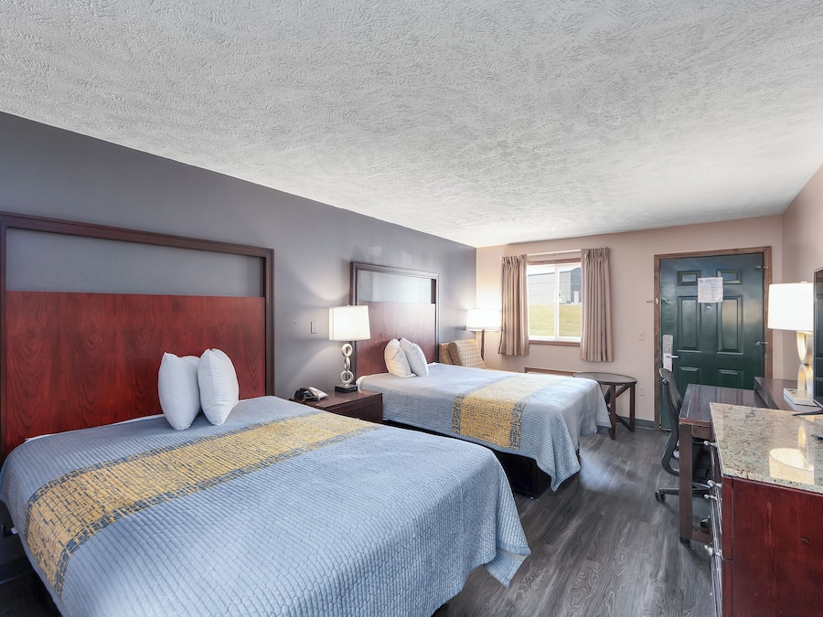 Secretária, ferro/tábua de engomar, Wi-fi grátis